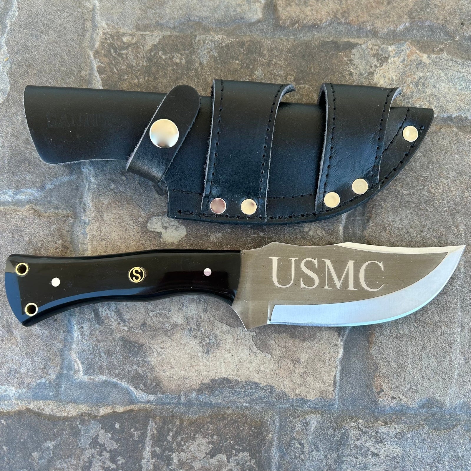 10” Rough Rider Series - USMC - Buffalo Horn - D2 Steel - Horizontal