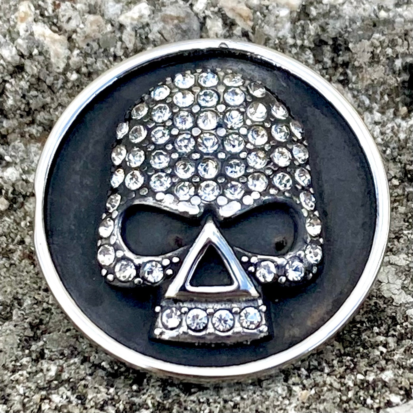 Vest Pin - White Stone Skull - PIN08