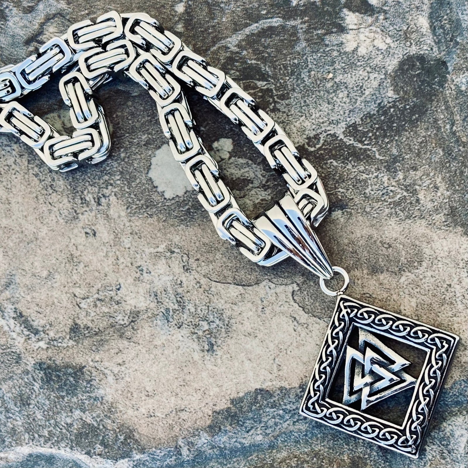 Viking - Valknut Pendant - Necklace (803)